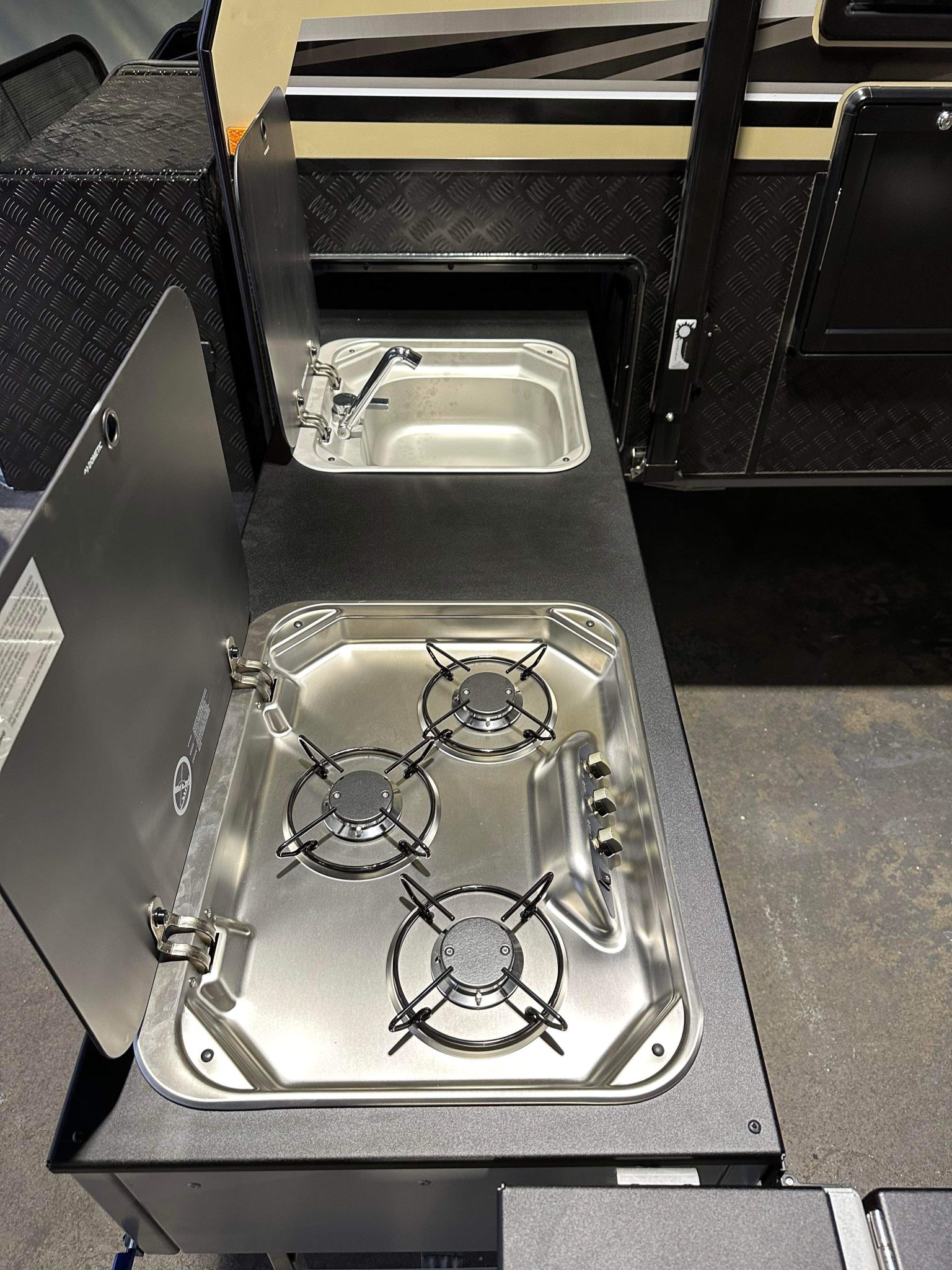 Tunnel Boot Kitchen - Trackabout