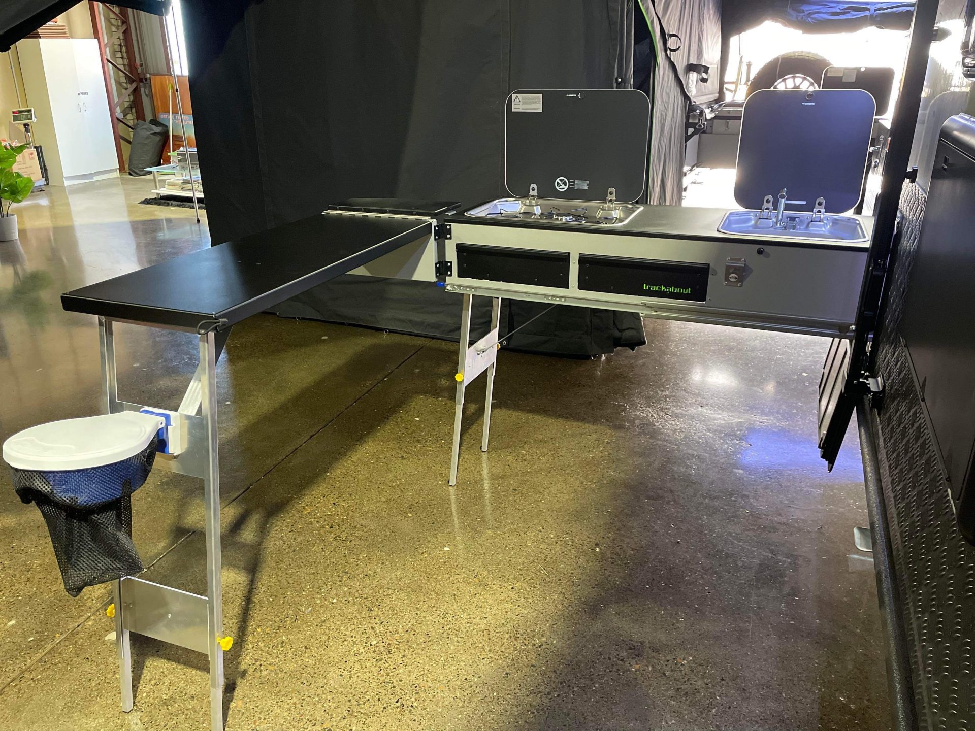 Tunnel Boot Kitchen - Trackabout